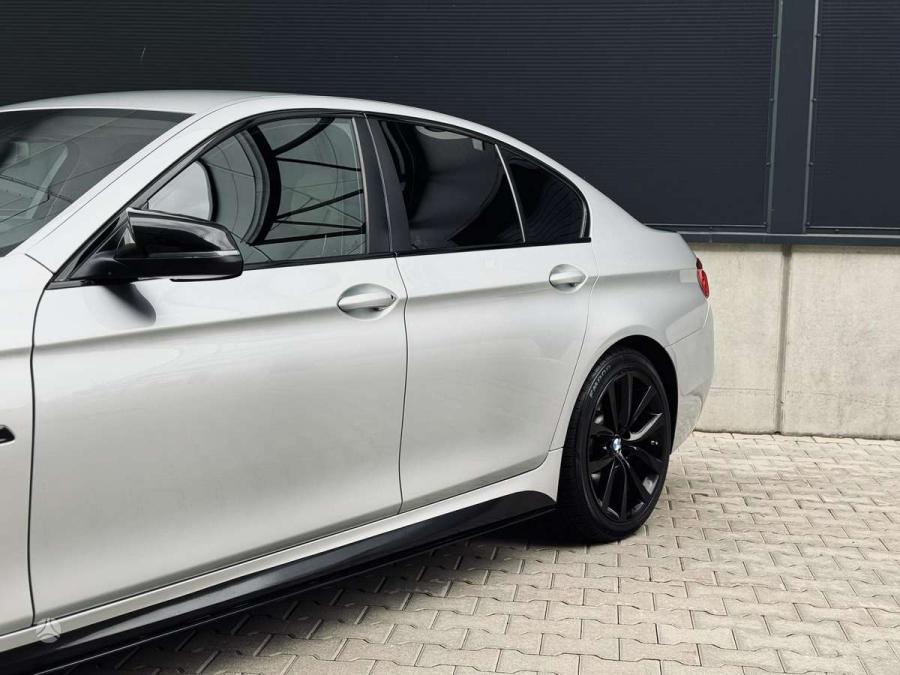Grey BMW 520 2015 in Kaunas, with an engine capacity of 2.00 L and mileage of 227 thousand km for 13400 €, photo 47 on AUTOMOTO.COM.LV