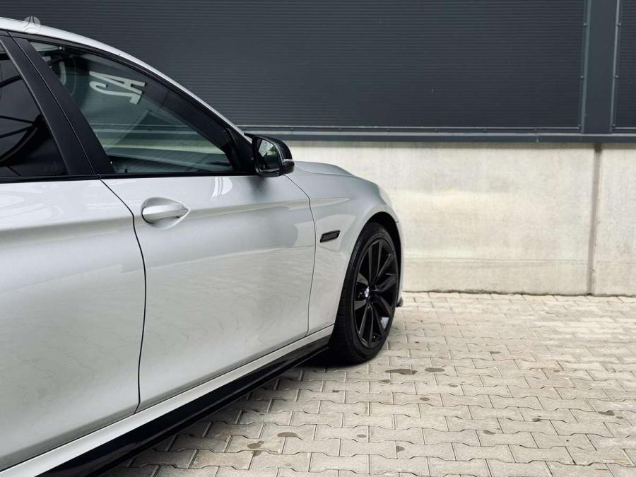 Grey BMW 520 2015 in Kaunas, with an engine capacity of 2.00 L and mileage of 227 thousand km for 13400 €, photo 48 on AUTOMOTO.COM.LV