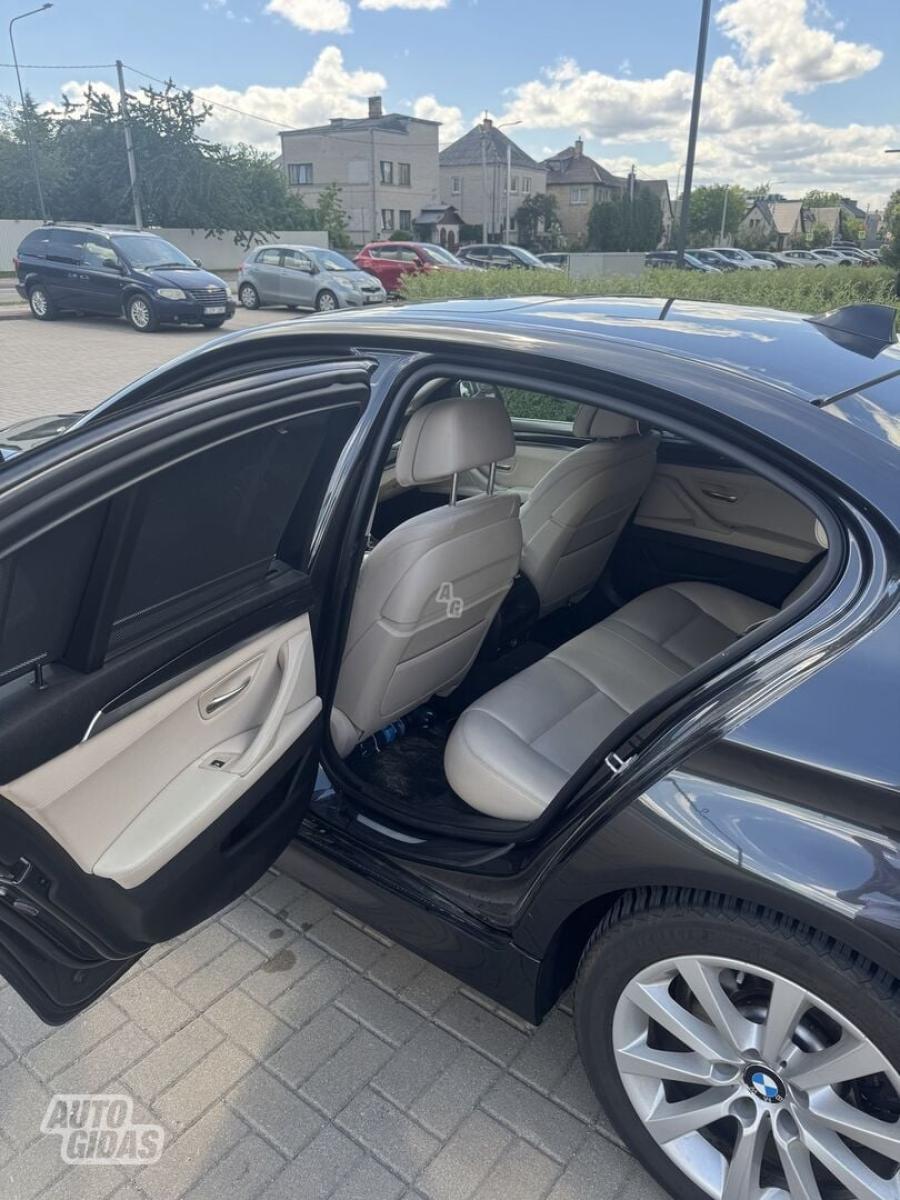 Grey BMW 520 2016 in Kaunas, with an engine capacity of 2.00 L and mileage of 255 thousand km for 13500 €, photo 11 on AUTOMOTO.COM.LV