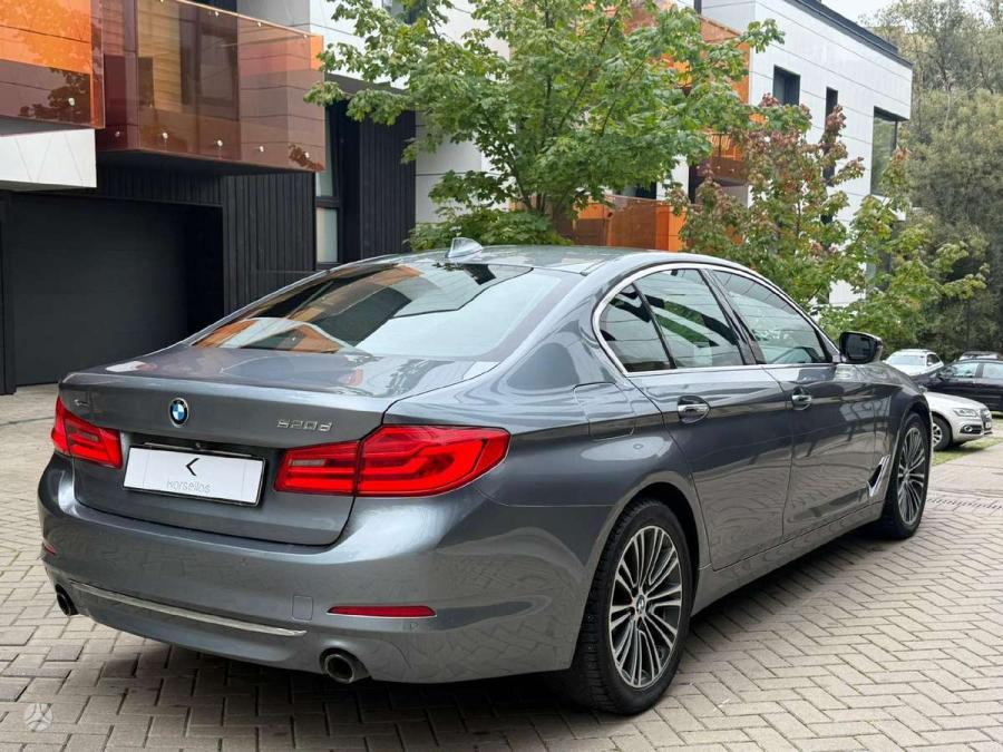 Grey BMW 520 2017 in Siauliai, with an engine capacity of 2.00 L and mileage of 183 thousand km for 16600 €, photo 3 on AUTOMOTO.COM.LV
