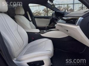 Grey BMW 520 2017 in Riga, with an engine capacity of 2.00 L and mileage of 260 thousand km for 18000 €, photo 19 on AUTOMOTO.COM.LV