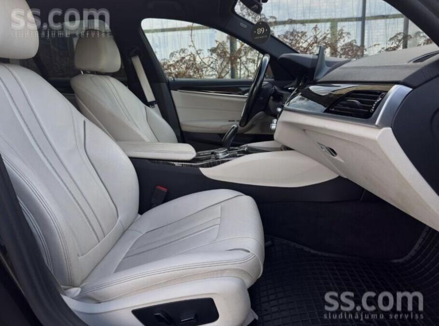 Grey BMW 520 2017 in Riga, with an engine capacity of 2.00 L and mileage of 260 thousand km for 18000 €, photo 19 on AUTOMOTO.COM.LV