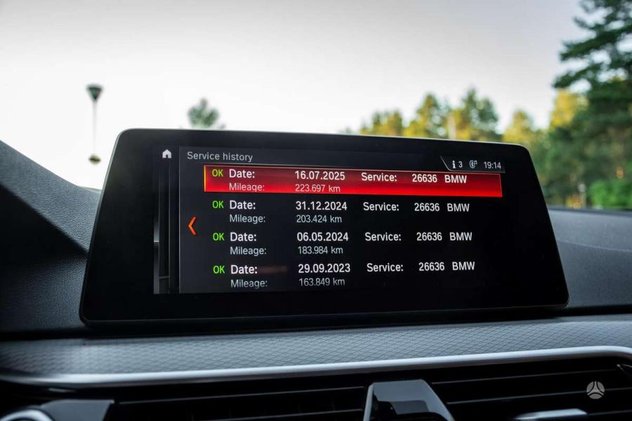Pelēks BMW 520 2017 Elektrėnai, ar dzinēja tilpumu 2.00 L un nobraukumu 242 tūkst. km par 21300 €, foto 27 vietnē AUTOMOTO.COM.LV