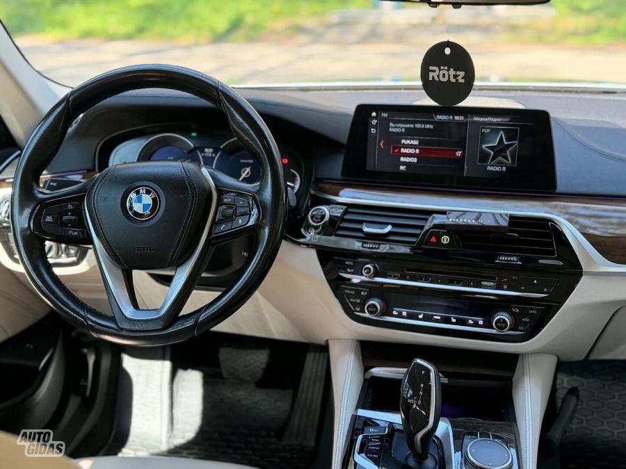 Pelēks BMW 520 2017 Viļņa, ar dzinēja tilpumu 2.00 L un nobraukumu 271 tūkst. km par 15500 €, foto 7 vietnē AUTOMOTO.COM.LV