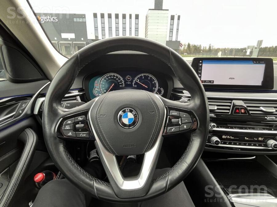 Grey BMW 520 2017 in Jurmala, with an engine capacity of 2.00 L and mileage of 167 thousand km for 24900 €, photo 7 on AUTOMOTO.COM.LV
