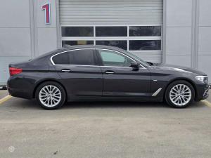 Grey BMW 520 2017 in Jonava, with an engine capacity of 2.00 L and mileage of 240 thousand km for 17700 €, photo 5 on AUTOMOTO.COM.LV