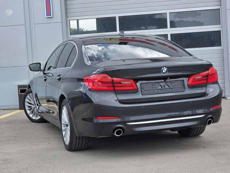 Grey BMW 520 2017 in Jonava, with an engine capacity of 2.00 L and mileage of 240 thousand km for 17700 €, photo 7 on AUTOMOTO.COM.LV