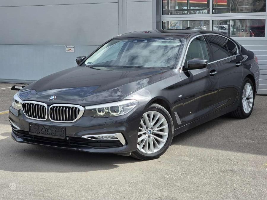 Grey BMW 520 2017 in Jonava, with an engine capacity of 2.00 L and mileage of 240 thousand km for 17700 €, photo 11 on AUTOMOTO.COM.LV