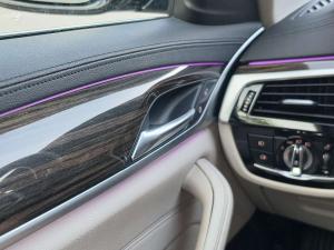 Grey BMW 520 2017 in Jonava, with an engine capacity of 2.00 L and mileage of 240 thousand km for 17700 €, photo 23 on AUTOMOTO.COM.LV