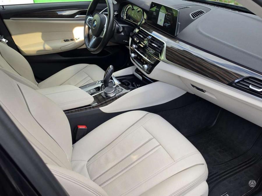 Grey BMW 520 2017 in Jonava, with an engine capacity of 2.00 L and mileage of 240 thousand km for 17700 €, photo 33 on AUTOMOTO.COM.LV