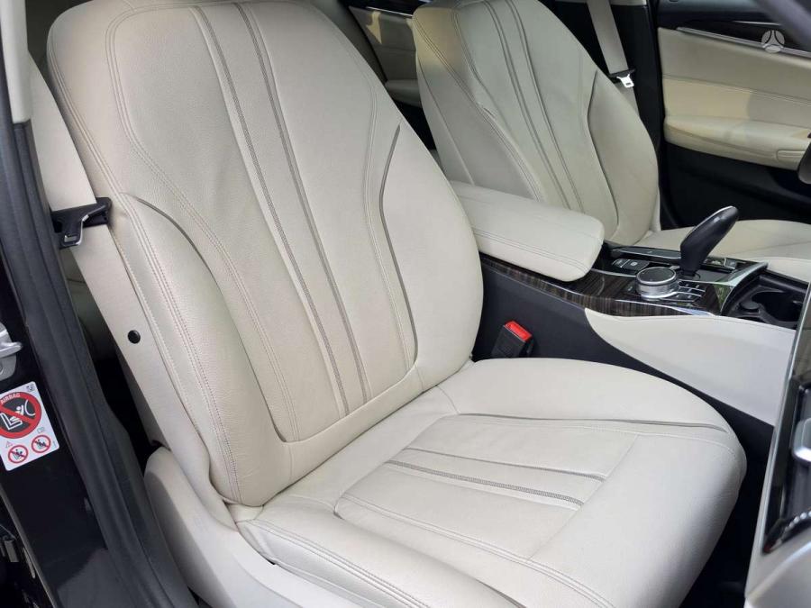 Grey BMW 520 2017 in Jonava, with an engine capacity of 2.00 L and mileage of 240 thousand km for 17700 €, photo 39 on AUTOMOTO.COM.LV