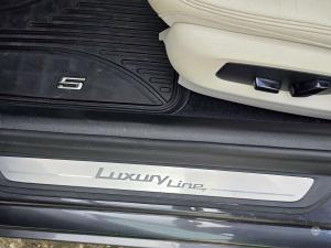 Grey BMW 520 2017 in Jonava, with an engine capacity of 2.00 L and mileage of 240 thousand km for 17700 €, photo 43 on AUTOMOTO.COM.LV