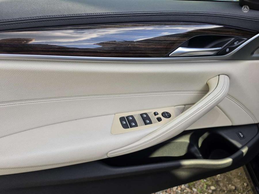 Grey BMW 520 2017 in Jonava, with an engine capacity of 2.00 L and mileage of 240 thousand km for 17700 €, photo 44 on AUTOMOTO.COM.LV
