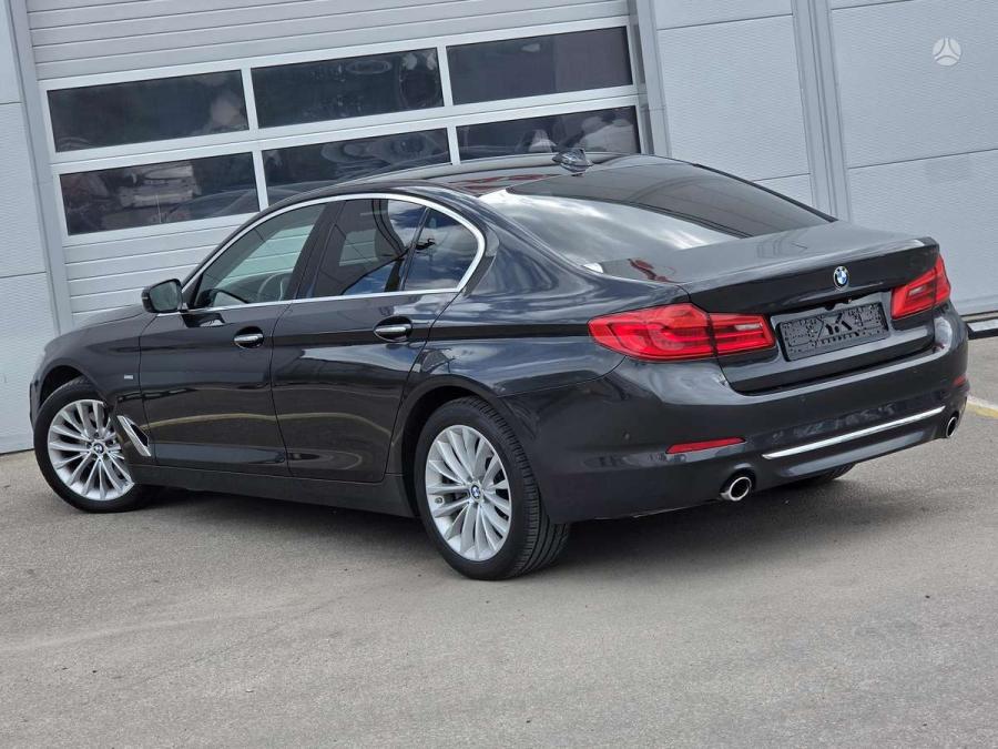 Grey BMW 520 2017 in Jonava, with an engine capacity of 2.00 L and mileage of 240 thousand km for 17770 €, photo 6 on AUTOMOTO.COM.LV