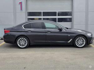 Grey BMW 520 2017 in Jonava, with an engine capacity of 2.00 L and mileage of 240 thousand km for 17770 €, photo 10 on AUTOMOTO.COM.LV