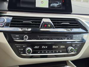 Grey BMW 520 2017 in Jonava, with an engine capacity of 2.00 L and mileage of 240 thousand km for 17770 €, photo 27 on AUTOMOTO.COM.LV