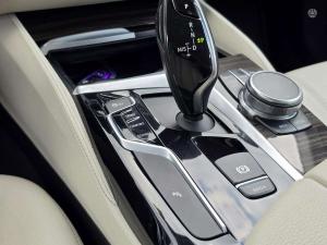 Grey BMW 520 2017 in Jonava, with an engine capacity of 2.00 L and mileage of 240 thousand km for 17770 €, photo 28 on AUTOMOTO.COM.LV