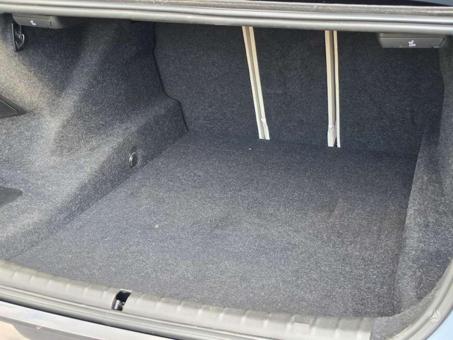 Grey BMW 520 2017 in Jonava, with an engine capacity of 2.00 L and mileage of 240 thousand km for 17770 €, photo 40 on AUTOMOTO.COM.LV