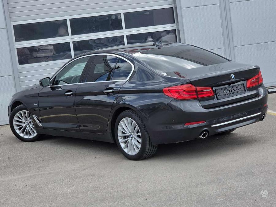 Grey BMW 520 2017 in Jonava, with an engine capacity of 2.00 L and mileage of 240 thousand km for 17950 €, photo 9 on AUTOMOTO.COM.LV