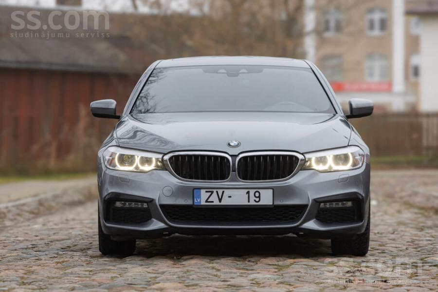 Grey BMW 520 2017 in Riga, with an engine capacity of 2.00 L and mileage of 180 thousand km for 19900 €, photo 3 on AUTOMOTO.COM.LV