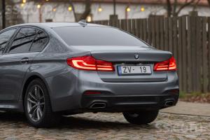 Grey BMW 520 2017 in Riga, with an engine capacity of 2.00 L and mileage of 180 thousand km for 19900 €, photo 5 on AUTOMOTO.COM.LV