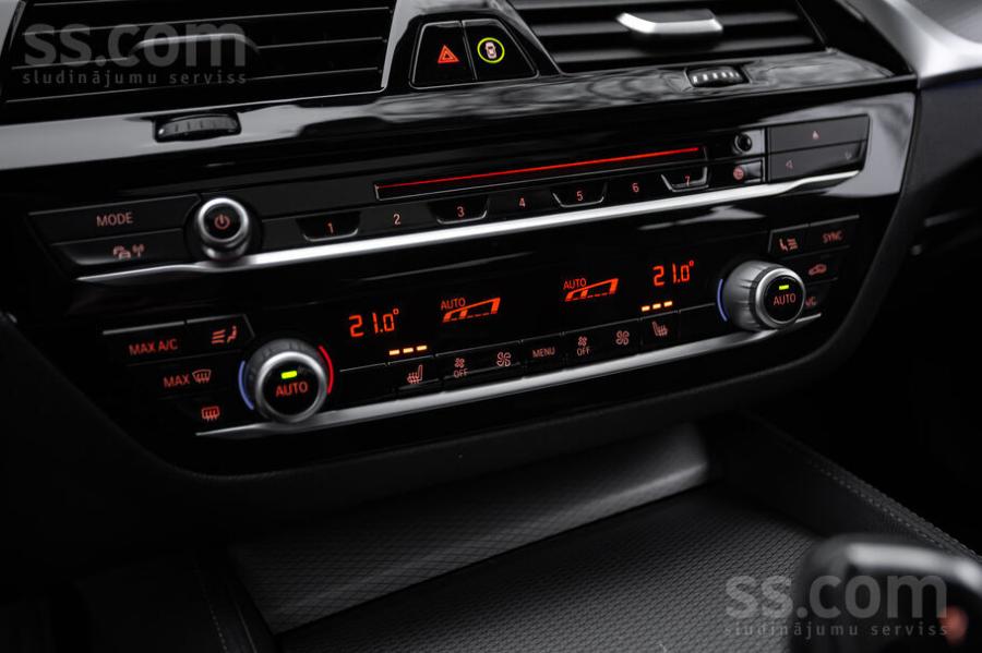 Grey BMW 520 2017 in Riga, with an engine capacity of 2.00 L and mileage of 180 thousand km for 19900 €, photo 16 on AUTOMOTO.COM.LV