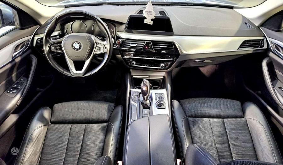 Grey BMW 520 2018 in Marijampole, with an engine capacity of 2.00 L and mileage of 244 thousand km for 16500 €, photo 12 on AUTOMOTO.COM.LV