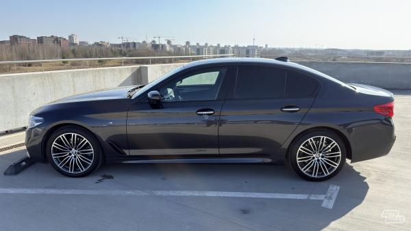 Grey BMW 520 2018 in Vilnius, with an engine capacity of 2.00 L and mileage of 285 thousand km for 22700 €, photo 2 on AUTOMOTO.COM.LV
