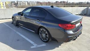 Grey BMW 520 2018 in Vilnius, with an engine capacity of 2.00 L and mileage of 285 thousand km for 22700 €, photo 3 on AUTOMOTO.COM.LV