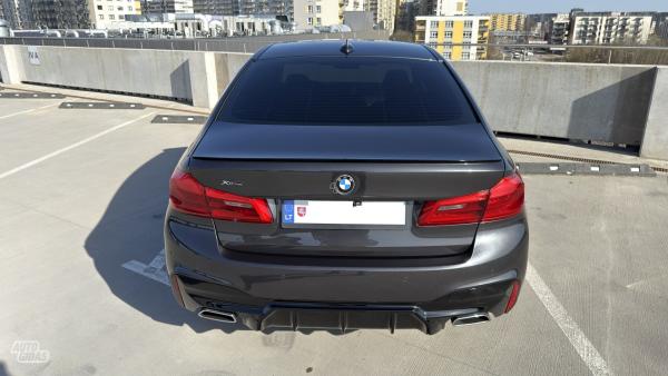 Grey BMW 520 2018 in Vilnius, with an engine capacity of 2.00 L and mileage of 285 thousand km for 22700 €, photo 4 on AUTOMOTO.COM.LV