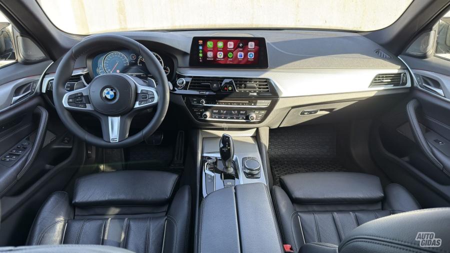 Grey BMW 520 2018 in Vilnius, with an engine capacity of 2.00 L and mileage of 285 thousand km for 22700 €, photo 11 on AUTOMOTO.COM.LV