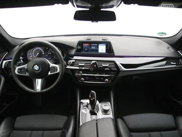 Pelēks BMW 520 2018 Viļņa, ar dzinēja tilpumu 2.00 L un nobraukumu 232 tūkst. km par 18999 €, foto 2 vietnē AUTOMOTO.COM.LV