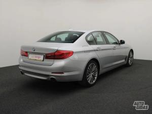Grey BMW 520 2018 in Vilnius, with an engine capacity of 2.00 L and mileage of 232 thousand km for 18999 €, photo 9 on AUTOMOTO.COM.LV