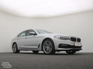 Grey BMW 520 2018 in Vilnius, with an engine capacity of 2.00 L and mileage of 232 thousand km for 18999 €, photo 12 on AUTOMOTO.COM.LV