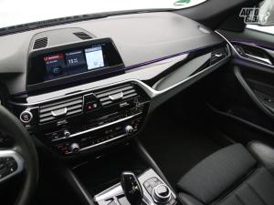 Grey BMW 520 2018 in Vilnius, with an engine capacity of 2.00 L and mileage of 232 thousand km for 18999 €, photo 22 on AUTOMOTO.COM.LV