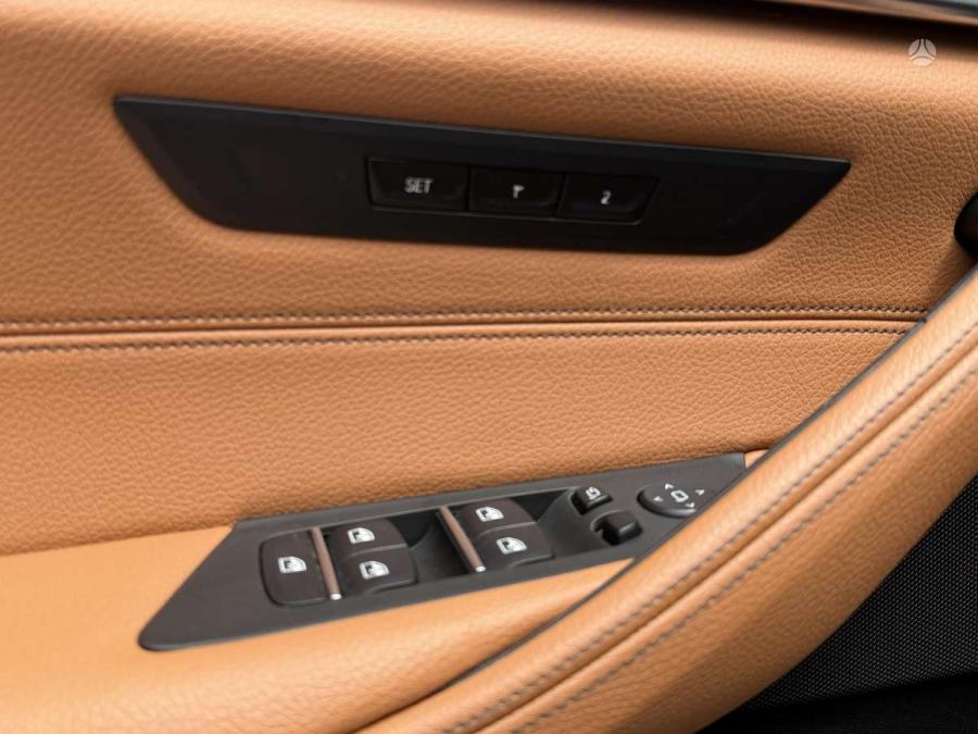 Grey BMW 520 2018 in Utena, with an engine capacity of 2.00 L and mileage of 238 thousand km for 15200 €, photo 22 on AUTOMOTO.COM.LV