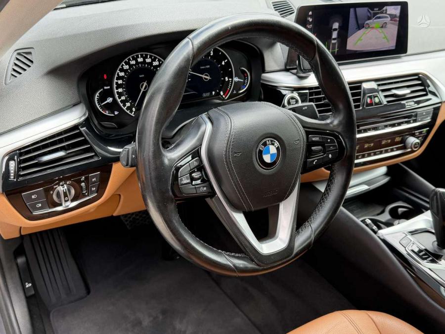 Grey BMW 520 2018 in Utena, with an engine capacity of 2.00 L and mileage of 238 thousand km for 15200 €, photo 27 on AUTOMOTO.COM.LV