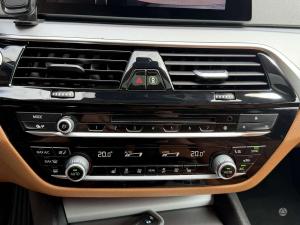 Grey BMW 520 2018 in Utena, with an engine capacity of 2.00 L and mileage of 238 thousand km for 15200 €, photo 29 on AUTOMOTO.COM.LV