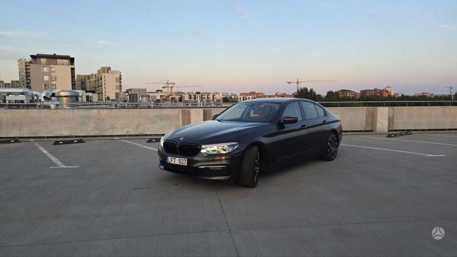 Grey BMW 520 2018 in Vilnius, with an engine capacity of 2.00 L and mileage of 284 thousand km for 16900 €, photo 4 on AUTOMOTO.COM.LV