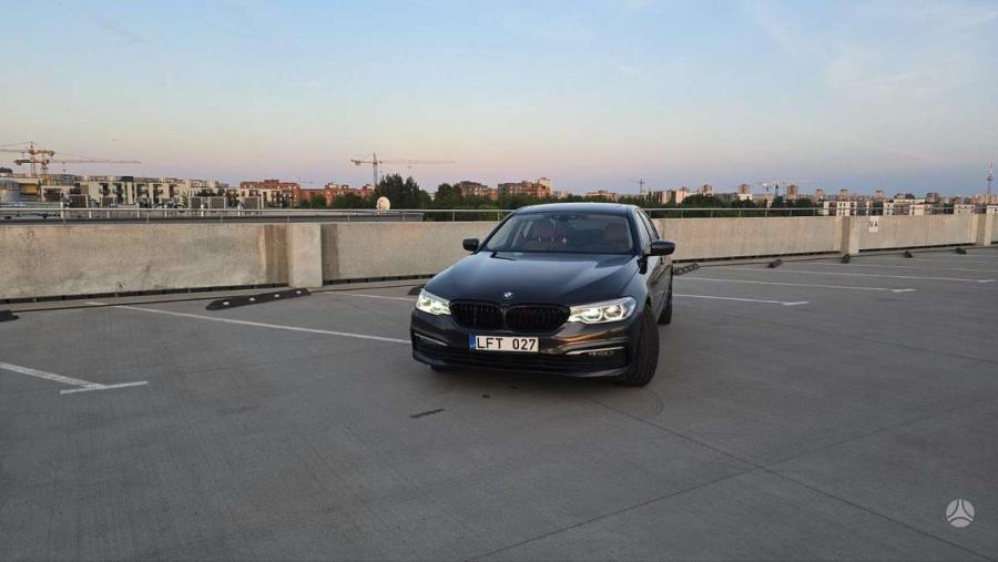 Grey BMW 520 2018 in Vilnius, with an engine capacity of 2.00 L and mileage of 284 thousand km for 16900 €, photo 5 on AUTOMOTO.COM.LV