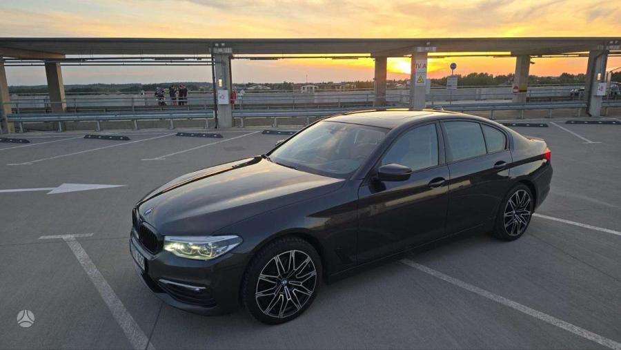 Grey BMW 520 2018 in Vilnius, with an engine capacity of 2.00 L and mileage of 284 thousand km for 16900 €, photo 19 on AUTOMOTO.COM.LV