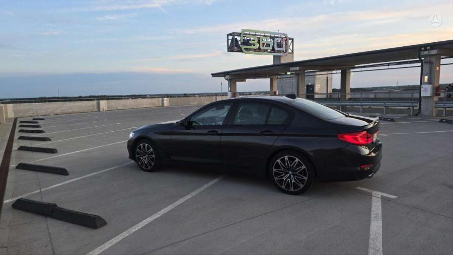 Grey BMW 520 2018 in Vilnius, with an engine capacity of 2.00 L and mileage of 284 thousand km for 16900 €, photo 21 on AUTOMOTO.COM.LV