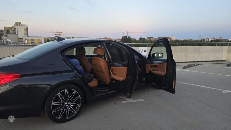 Grey BMW 520 2018 in Vilnius, with an engine capacity of 2.00 L and mileage of 284 thousand km for 16900 €, photo 22 on AUTOMOTO.COM.LV