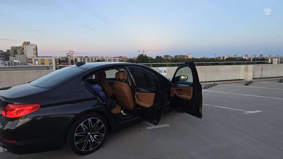 Grey BMW 520 2018 in Vilnius, with an engine capacity of 2.00 L and mileage of 284 thousand km for 16900 €, photo 25 on AUTOMOTO.COM.LV