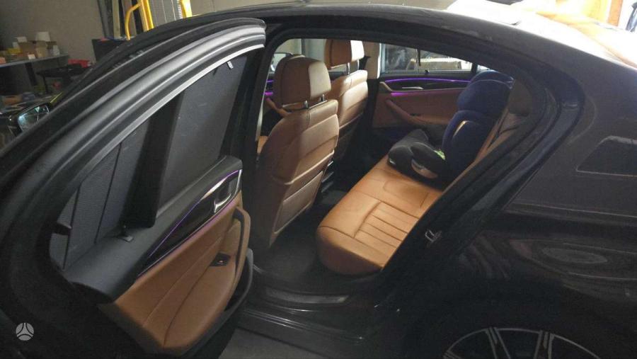 Grey BMW 520 2018 in Vilnius, with an engine capacity of 2.00 L and mileage of 284 thousand km for 16900 €, photo 32 on AUTOMOTO.COM.LV