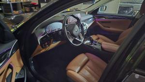 Grey BMW 520 2018 in Vilnius, with an engine capacity of 2.00 L and mileage of 284 thousand km for 16900 €, photo 33 on AUTOMOTO.COM.LV