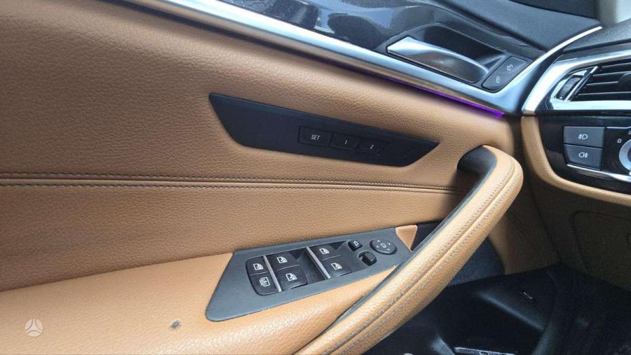 Grey BMW 520 2018 in Vilnius, with an engine capacity of 2.00 L and mileage of 284 thousand km for 16900 €, photo 38 on AUTOMOTO.COM.LV