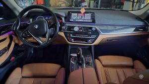 Grey BMW 520 2018 in Vilnius, with an engine capacity of 2.00 L and mileage of 284 thousand km for 16900 €, photo 43 on AUTOMOTO.COM.LV