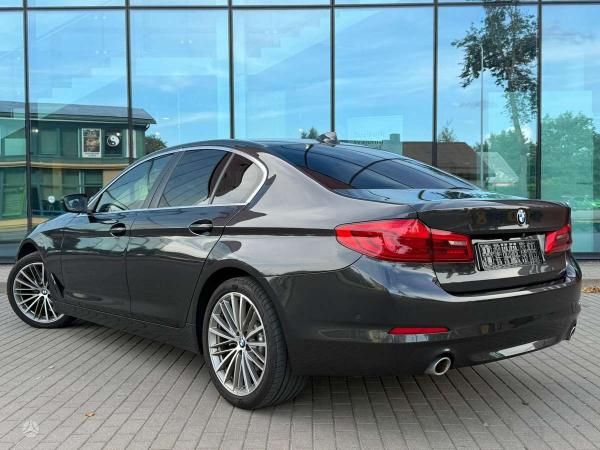 Grey BMW 520 2018 in Utena, with an engine capacity of 2.00 L and mileage of 239 thousand km for 15200 €, photo 5 on AUTOMOTO.COM.LV