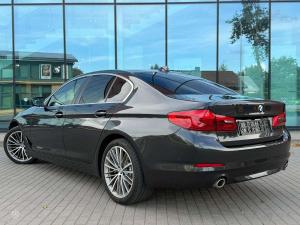 Grey BMW 520 2018 in Utena, with an engine capacity of 2.00 L and mileage of 239 thousand km for 15200 €, photo 5 on AUTOMOTO.COM.LV